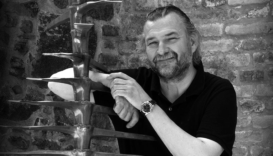 Milan Lukáč, venuje sa sochárskej tvorbe, kresbe a maľbe, Galéria AVE